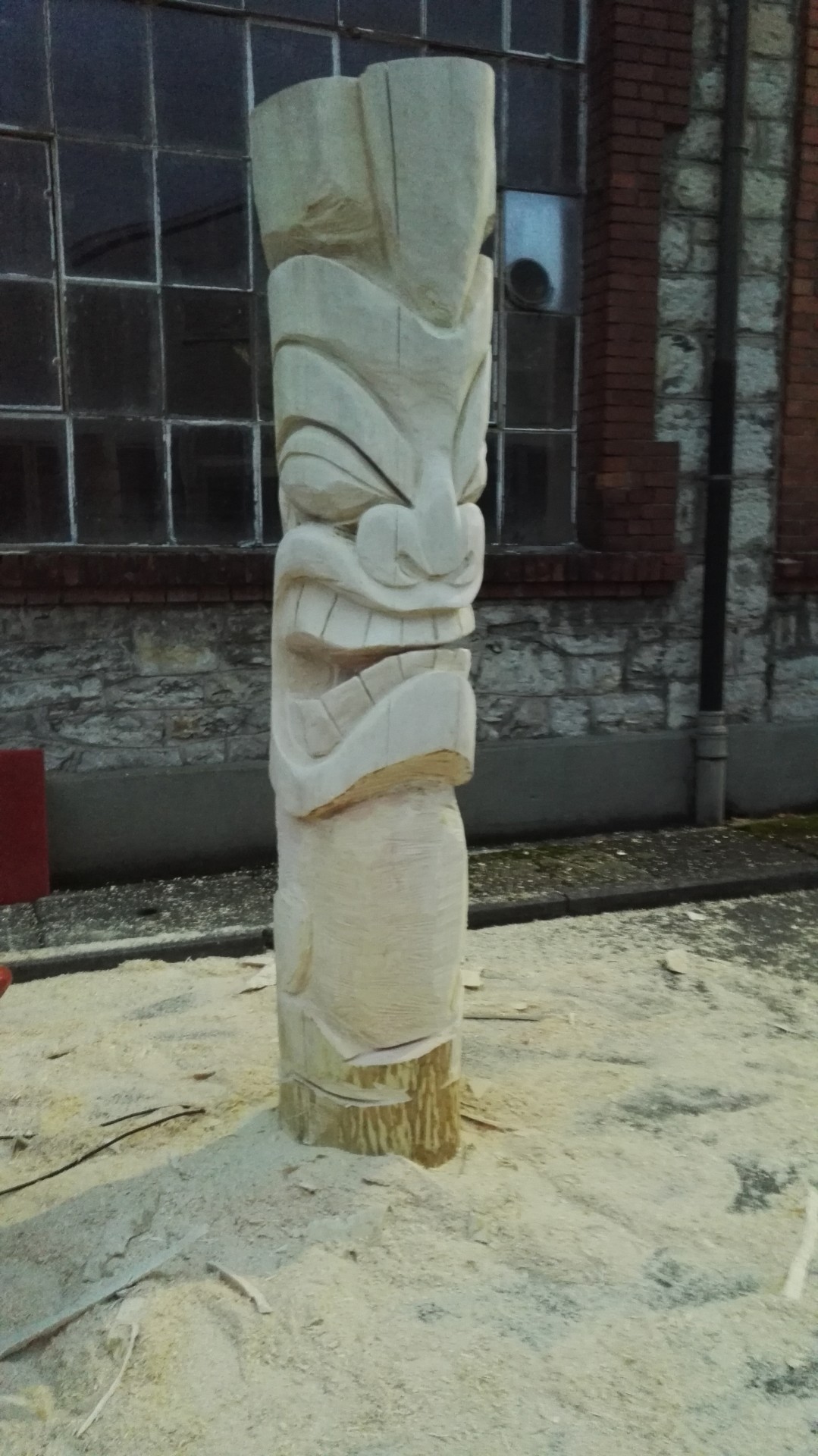 US-CAR & Kustom Show - Tiki Carving - Thalys Tiki Art