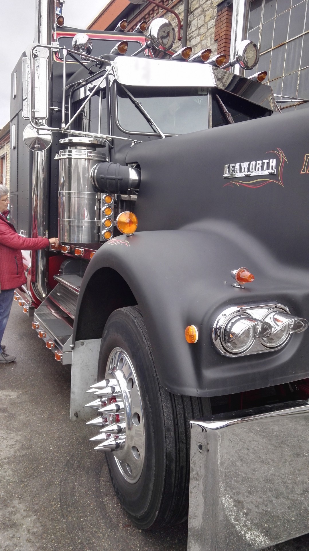 US-CAR & Kustom Show - Tiki Carving - Thalys Tiki Art